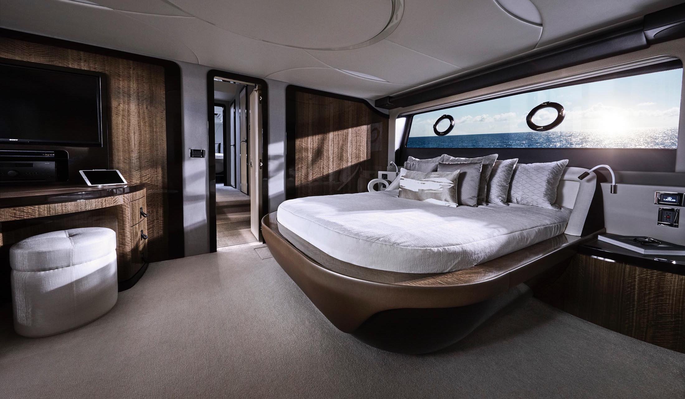 移動の快楽は海上にあり！LEXUSがつくった麗しきヨット | MEN'S Precious（メンズプレシャス）